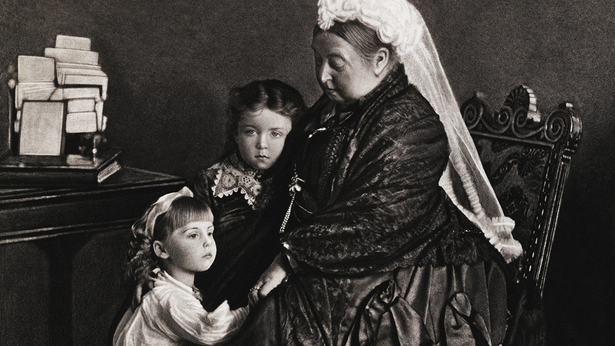 The Lives & Deaths of the Princesses of Hesse by Frances Welch